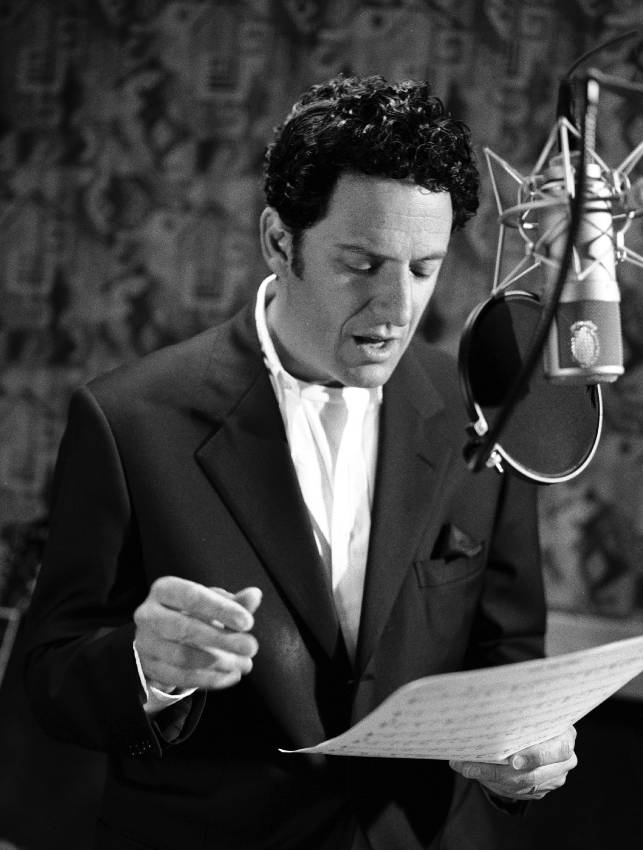 Adam pascal hot / is adam pascal married / adam pascal lyrics